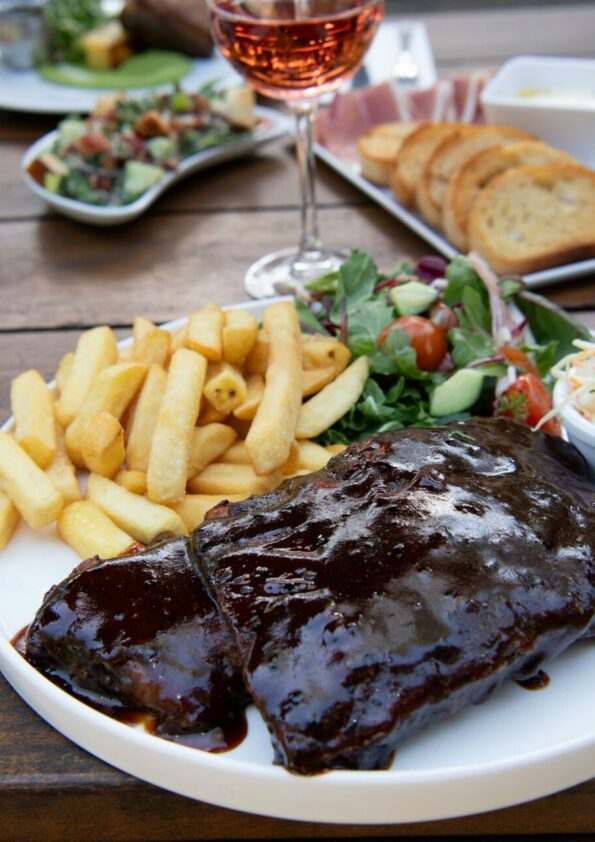 Parkerville Tavern | Perth Hills Pub with Family-Friendly Dining